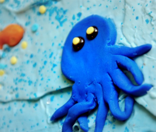 i heart macro {celebrating with cake!}